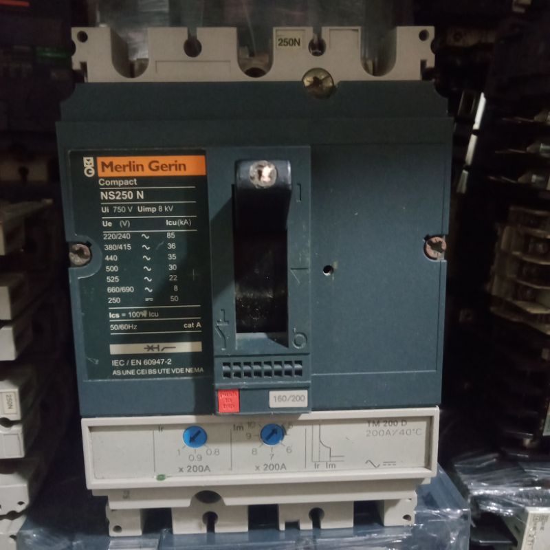 Jual mccb merlin gerin ns250n 200a 3p | Shopee Indonesia