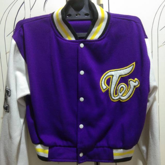 Jual Varsity Jacket Crop "TWICE - CHEER UP MV VERSION" | Shopee Indonesia