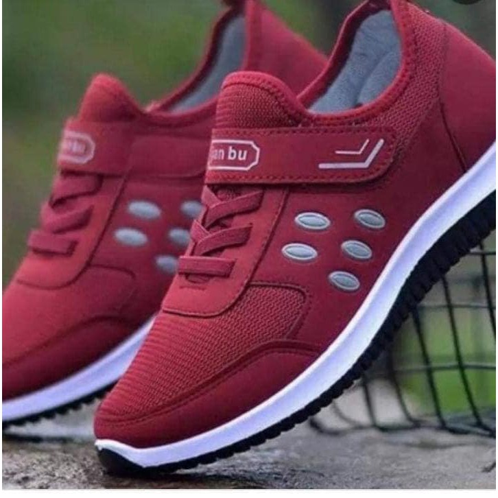Jual Sepatu Olahraga JIANBU ( Tidak licin dan nyaman pada saat di pakai ...