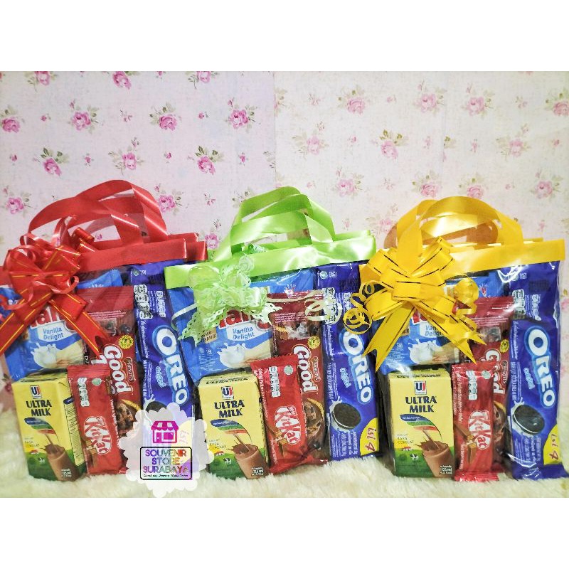 Jual snack ultah mini / paket snack mini kitkat / bingkisan ultah anak ...