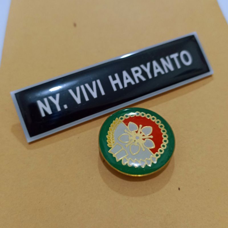 Jual Paket Nametag Akrilik dan Pin Dharma Wanita | Shopee Indonesia