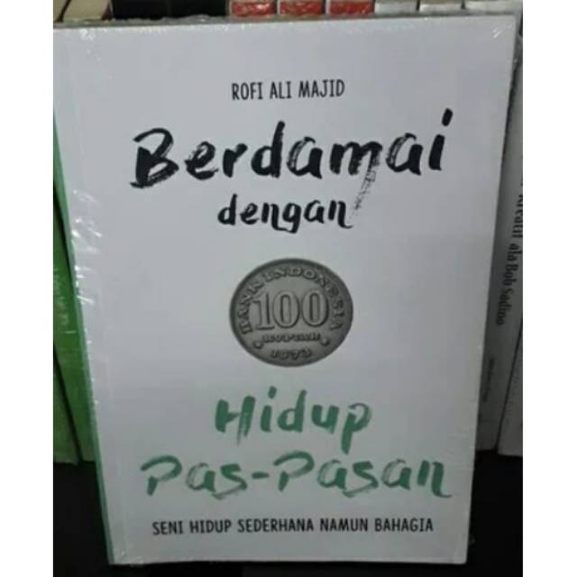 Jual BERDAMAI DENGAN HIDUP PAS PASAN - ROFI ALI MAJID | Shopee Indonesia