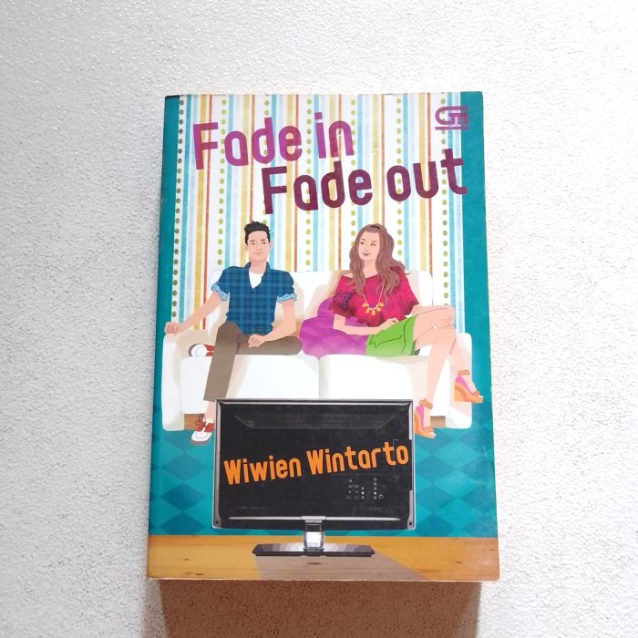 Jual Buku Novel Fade in Fade Out - Wiwien Wintarto | Shopee Indonesia
