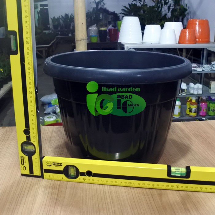 Jual Pot bunga warna HITAM merek GRACE HITAM KUPING ukuran 35 cm ...