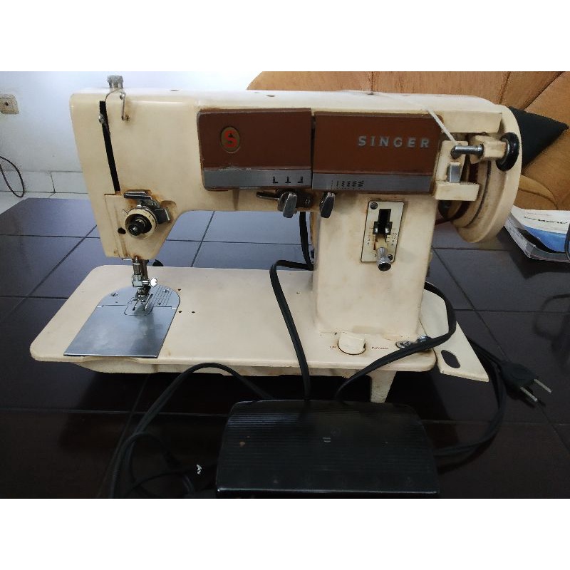 Jual [Vintage] Mesin Jahit Singer tipe WZC5-11 tahun 1980an | Shopee ...