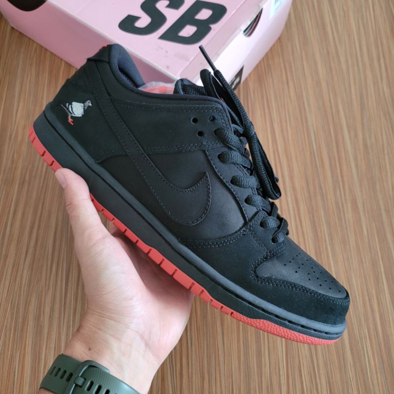 Jual Nike SB Dunk Low Black Pigeon || undefeated travis scott chunky ...