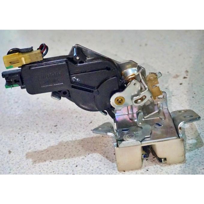 Jual DOOR LOCK MEKANISME KUNCI PINTU BELAKANG BACKDOOR BAGASI MOTOR ...