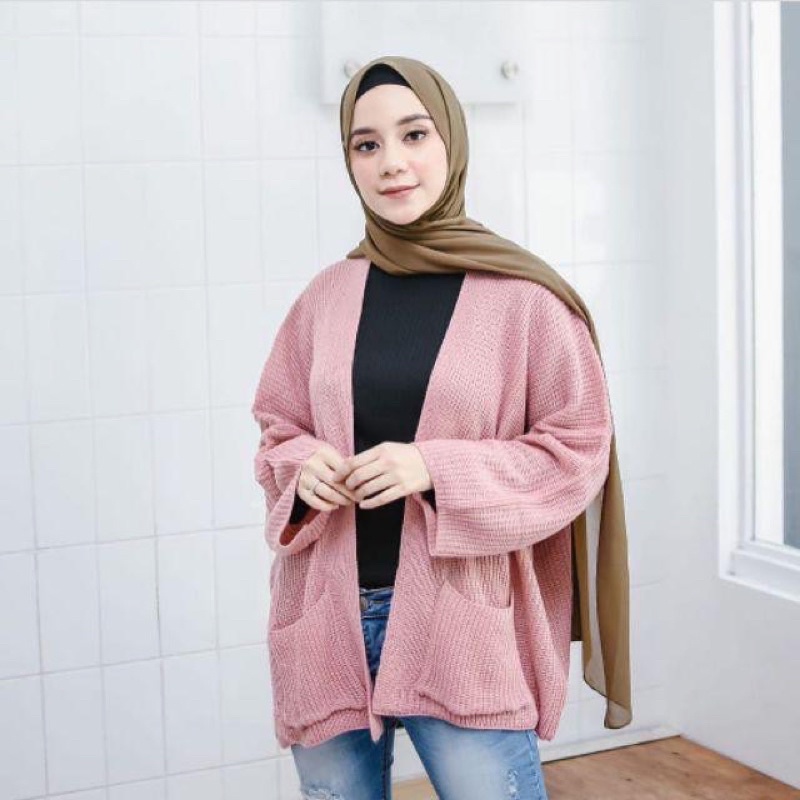 Jual LOCY CARDY Cardigan Rajut Oversized dan Normal Size - Kardigan Polos Wanita Bahan Rajut ...