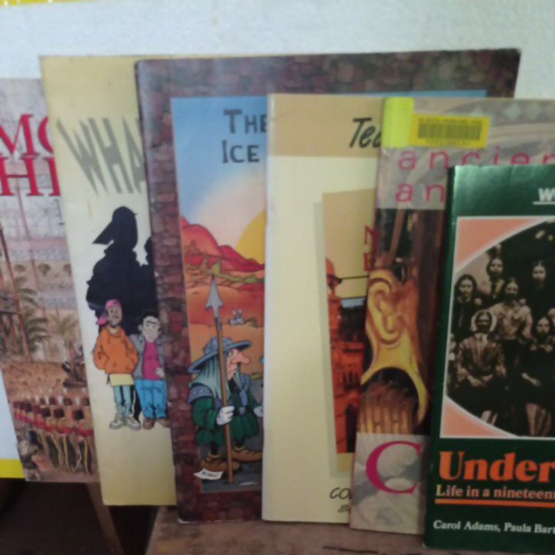 Jual Bacaan (what? me? aracist?, modern history review, the raspberry ...