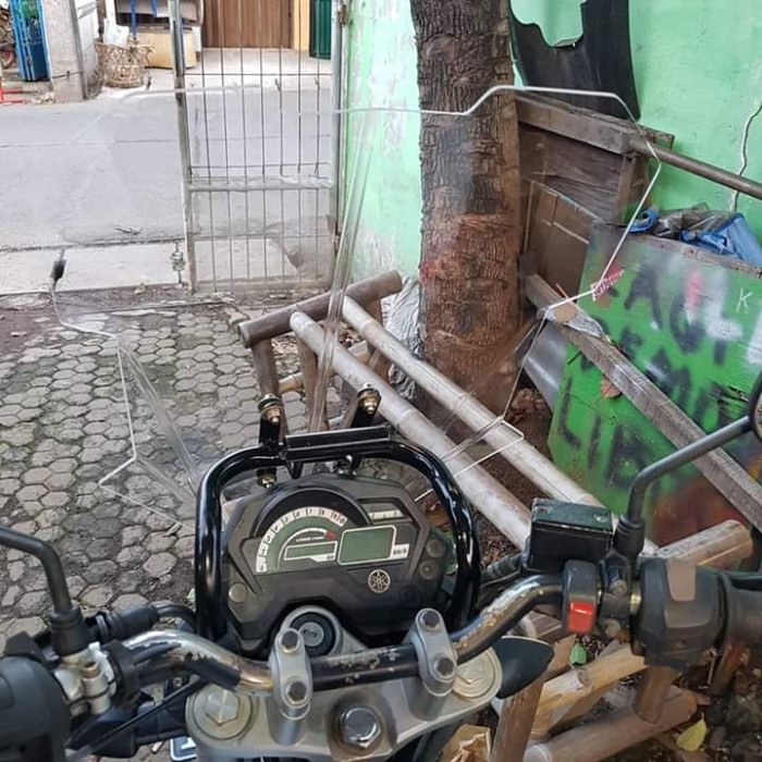 Jual BRACKET VISOR BREKET WINDSHIELD VERZA NEW MEGAPRO NEW CB BYSON OLD ...