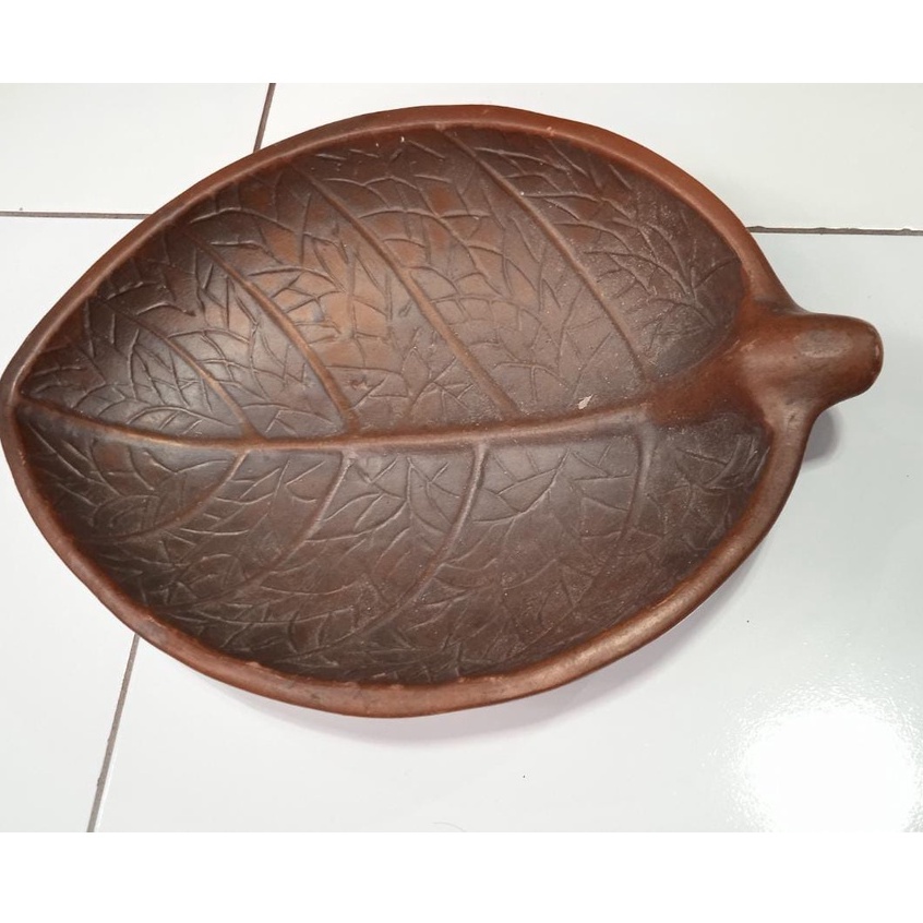 Jual Piring Daun Tanah Liat |Piring saji Gerabah | Piring Daun Piring ...