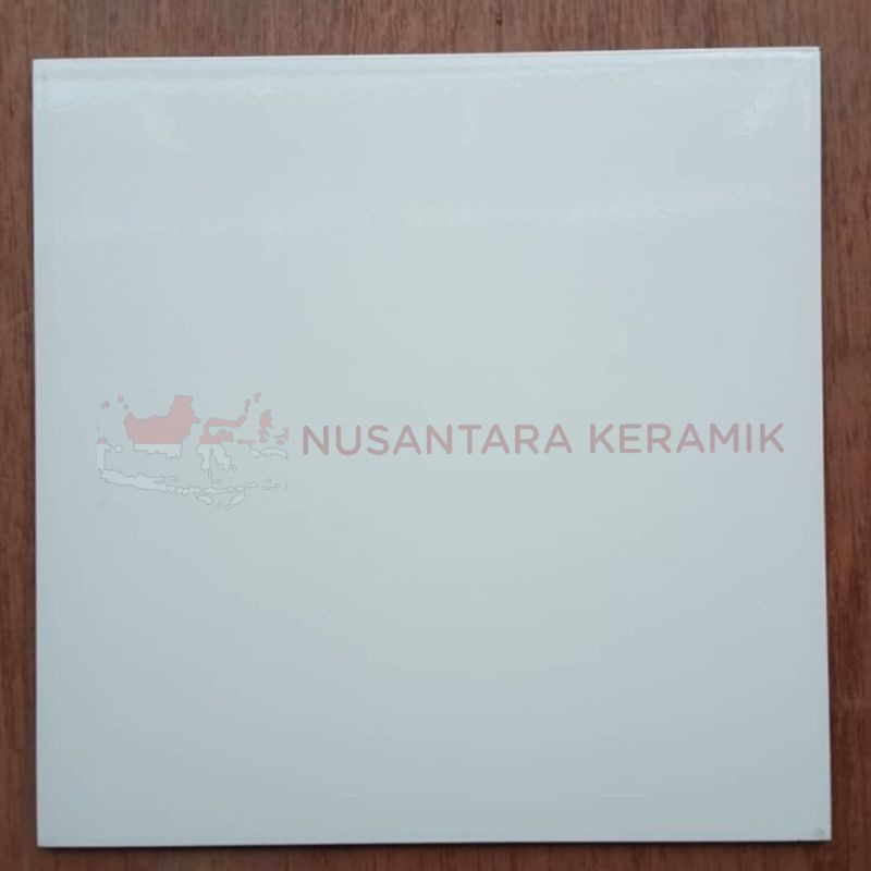 Jual Keramik Lantai Kobin Glossy kw1 putih polos 40x40 4000 white ...