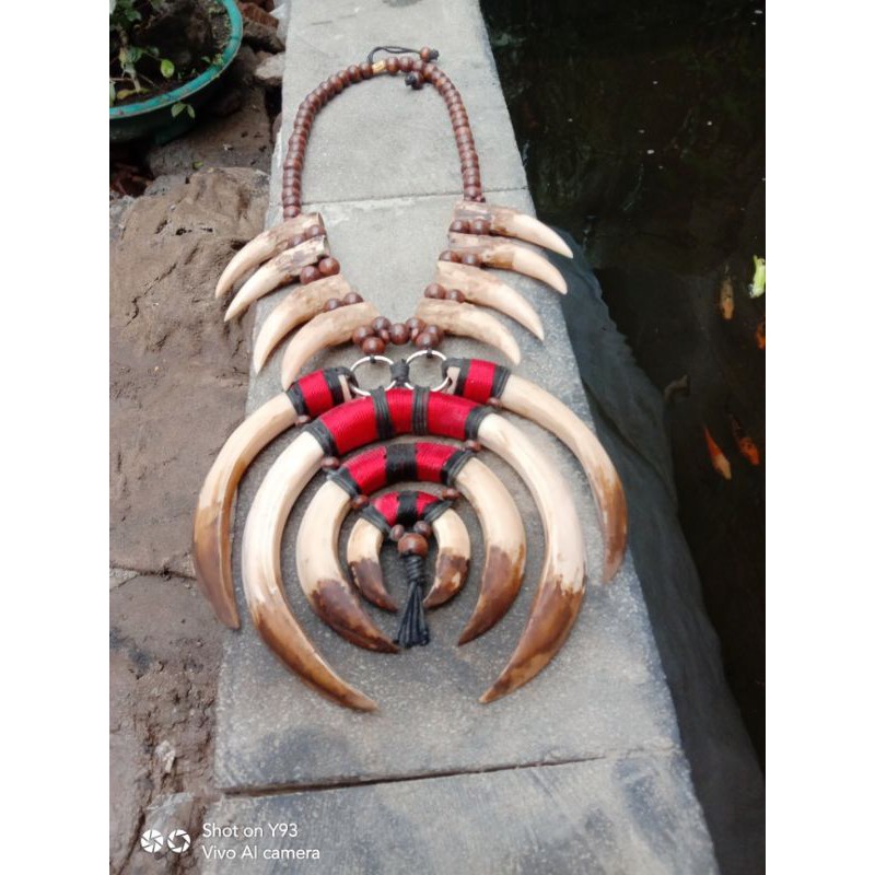 Jual kalung etnik taring babi replika khas dayak | Shopee Indonesia