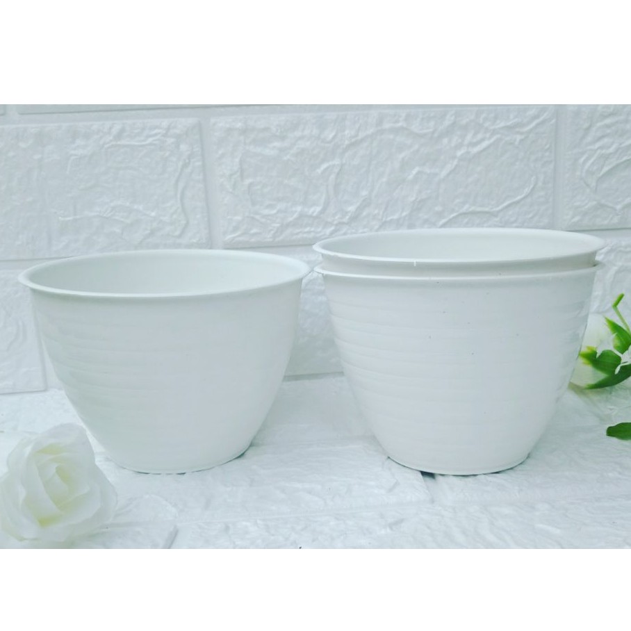 Jual Pot Putih Mirip Tawon 18cm dan 12 cm pot MDN 18 MDN 12 pot bunga ...
