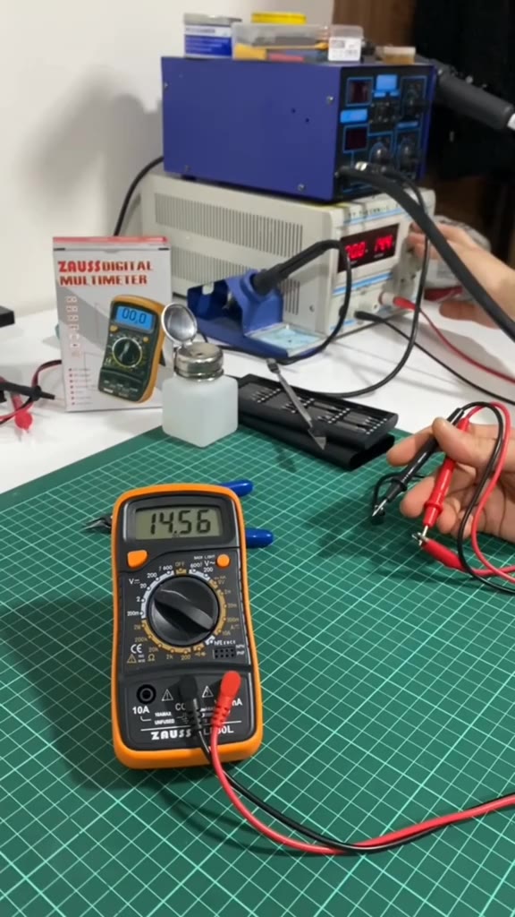 Jual Multimeter Digital Mini Avometer dengan Case Silikon | Shopee ...