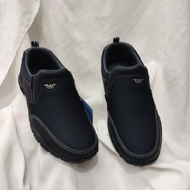 Jual Sepatu Pria Weidenmann Walker - 02 Original / Casual Cowok Kuat ...