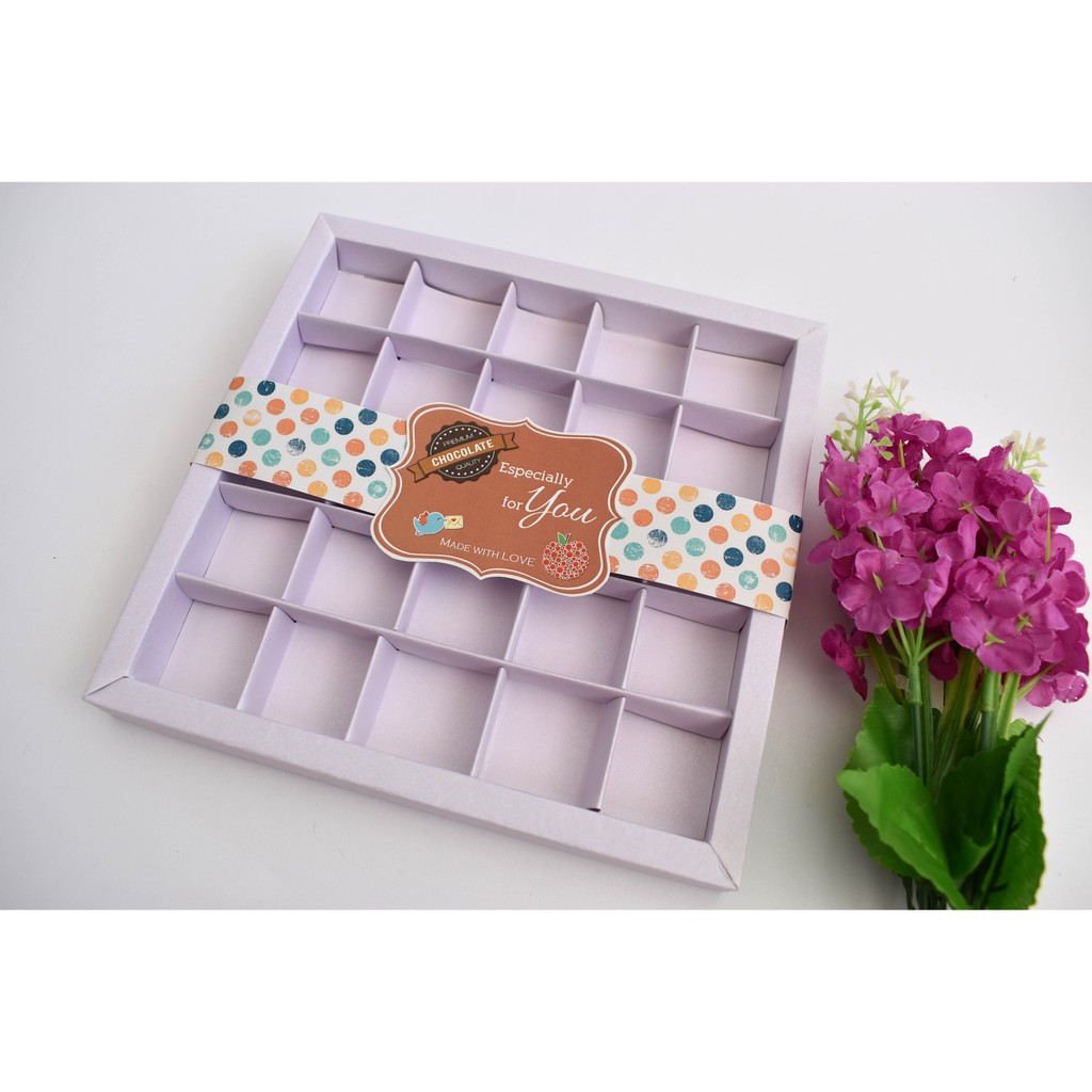 Jual Box mika coklat/praline isi 25 sabuk polka | Shopee Indonesia