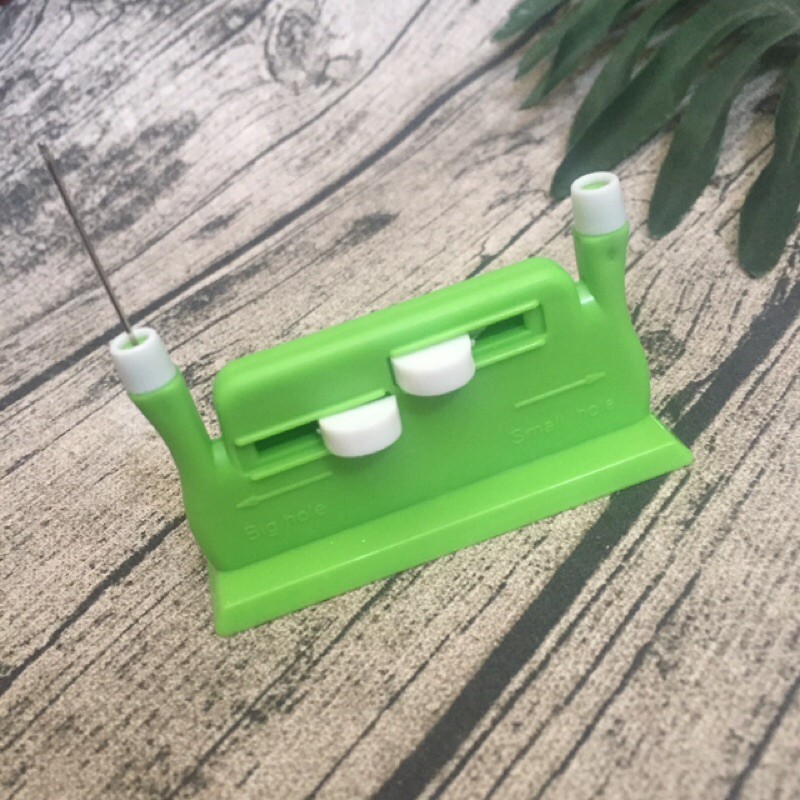 Jual needle threader / alat pasang benang | Shopee Indonesia