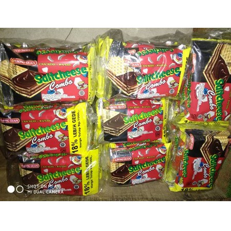 Jual Khong Guan Saltcheese Combo Renceng Biskuit Keju + wafer coklat ...