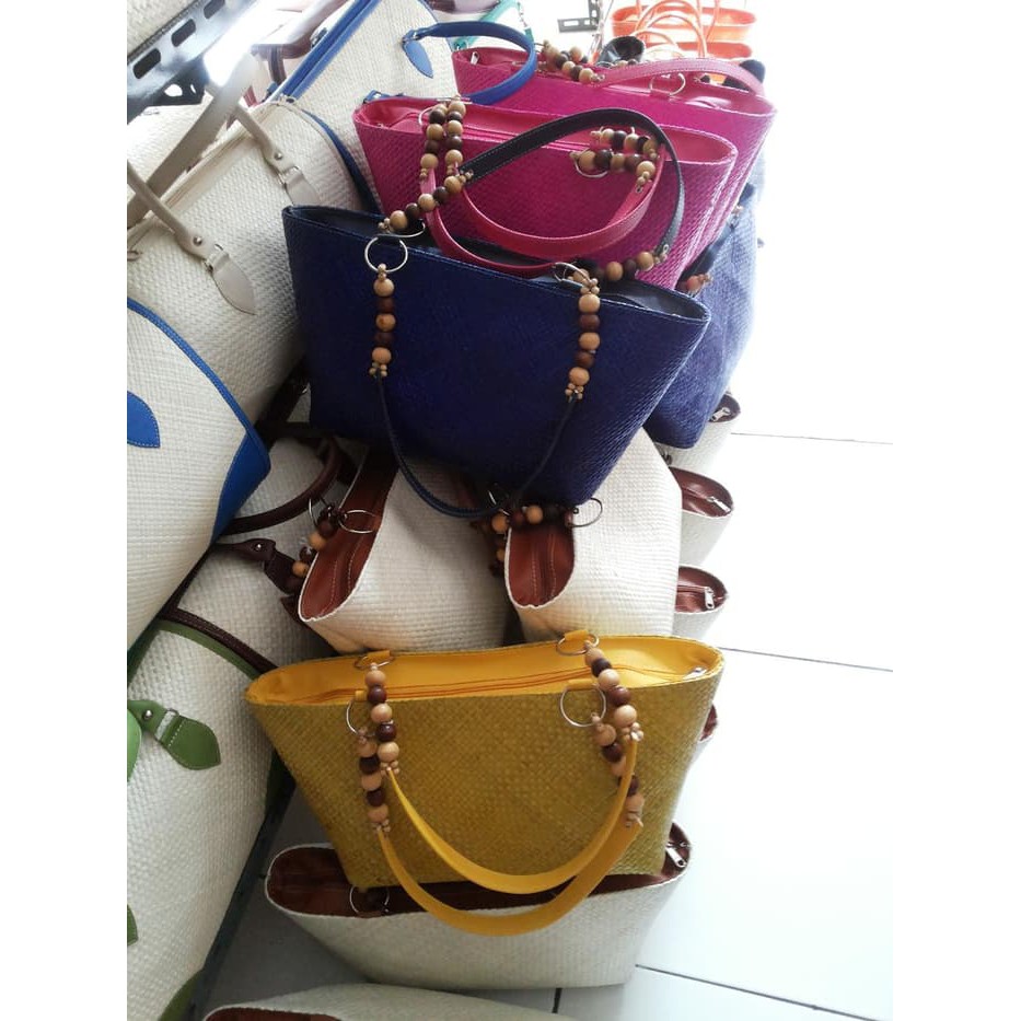 Jual Tas Pandan Model Manik-Manik / Tas Hang Out Unik / Tas Bahan ...