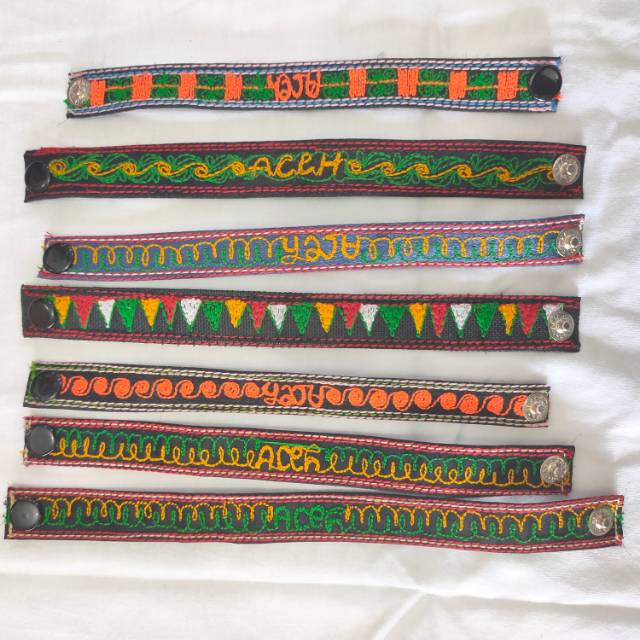 Jual Gelang Gayo etnik asli khas Aceh / Gelang kain khas Aceh | Shopee ...