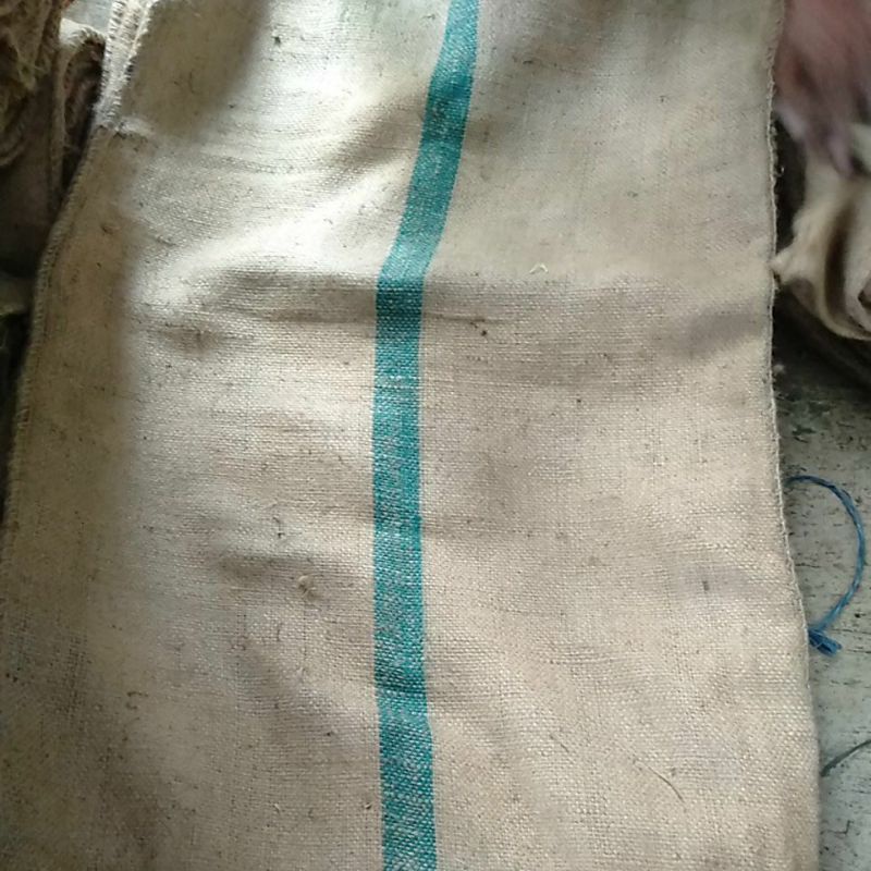 Jual karung goni 100kg ukuran 75x115 | Shopee Indonesia