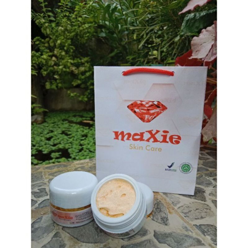 Jual ECER day cream maxie skincare BPOM ORI | Shopee Indonesia Jual ECER day cream maxie skincare BPOM ORI | Shopee Indonesia
