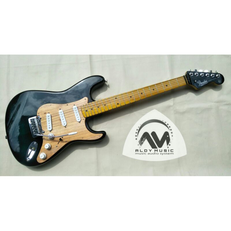 Jual GITAR FENDER STRATOCASTER BARANG LANGKA CUSTOM PABRIKAN. | Shopee ...