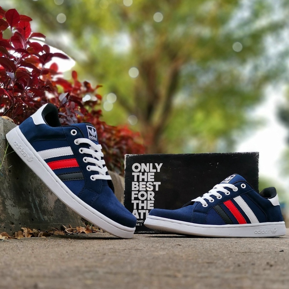 Jual Sepatu sneakers Pria Putih Hitam Sepatu Pria Keren kekinian Buat ...