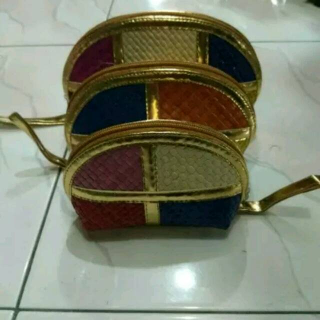 Jual DOMPET BERANAK BAHAN ROTAN ASLI - POUCH UNIK WANITA - SOVENIR ...