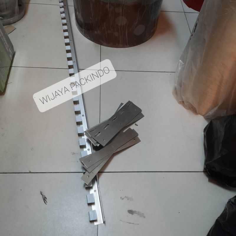 Jual Bracket PVC Curtain - Rel PVC Curtain | Shopee Indonesia