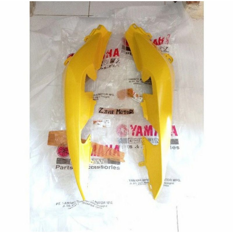 Jual cover body belakang yamaha xmax kuning sapasang Original yamaha ...