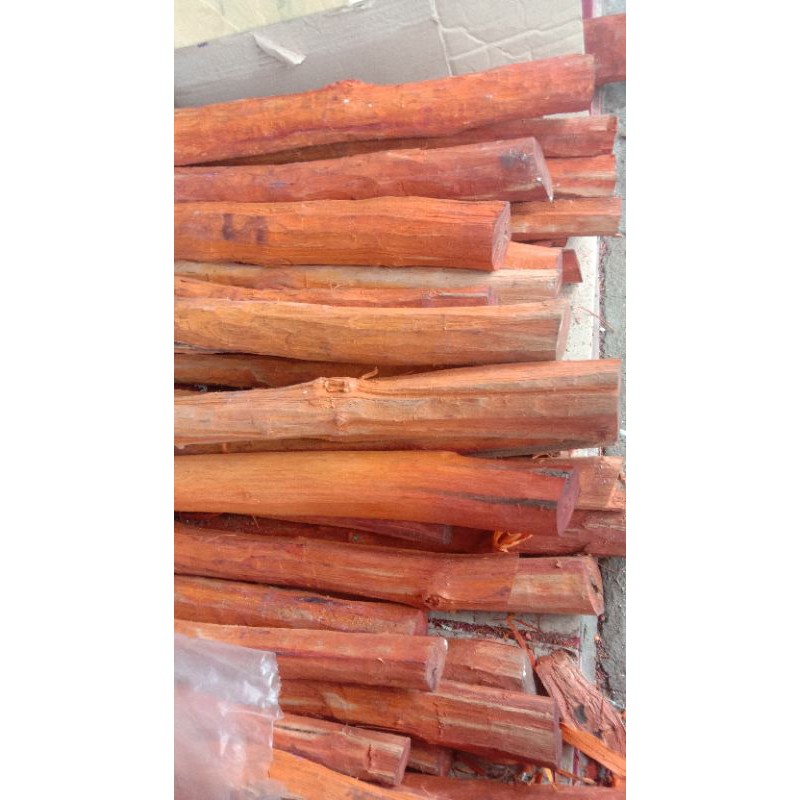 Jual ASLI KAYU SECANG/kayu secang glondongan, kayu secang Super/ 1KG ...