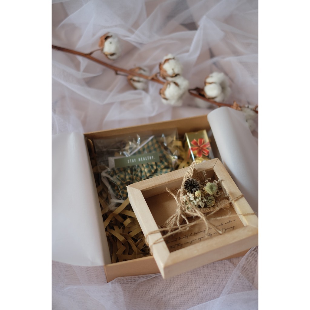 Jual flower box, bunga box, buket bunga, bunga wisuda, kado wisuda ...