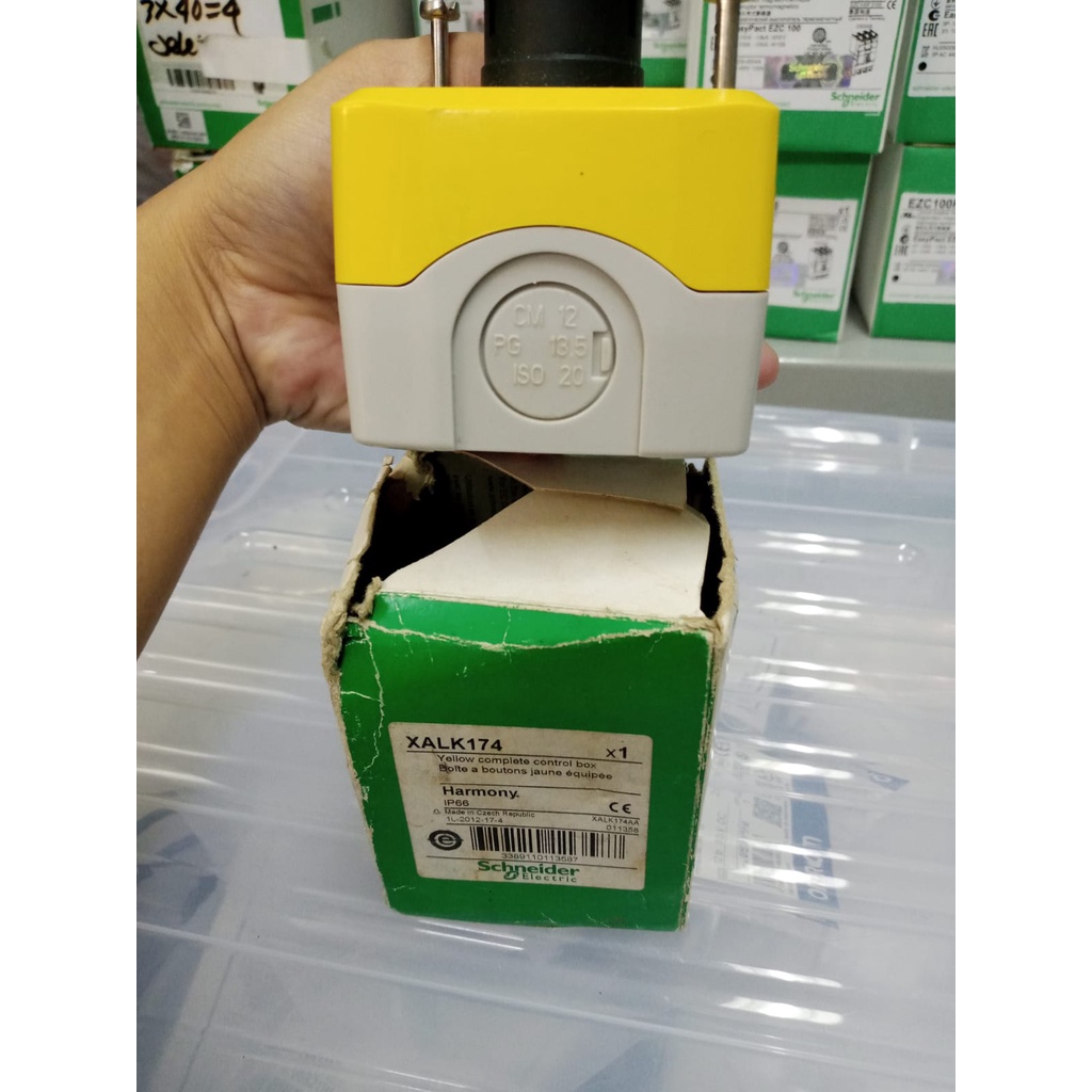 Jual Schneider Emergency Push Button XALK174 | Shopee Indonesia