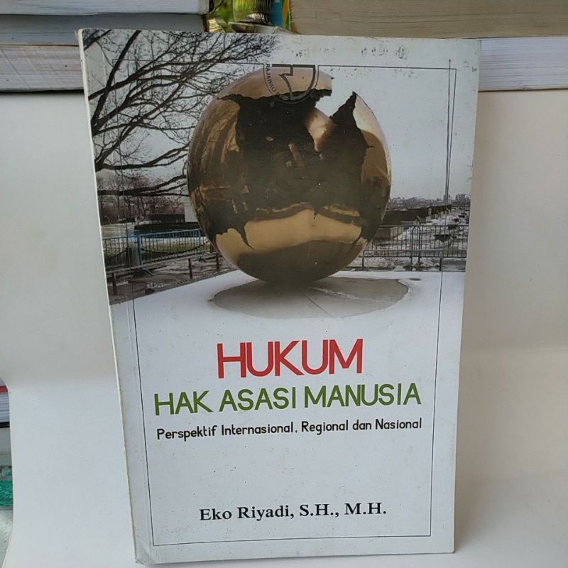 Jual buku hukum hak asasi manusia perspektif internasional regional dan nasional | Shopee Indonesia