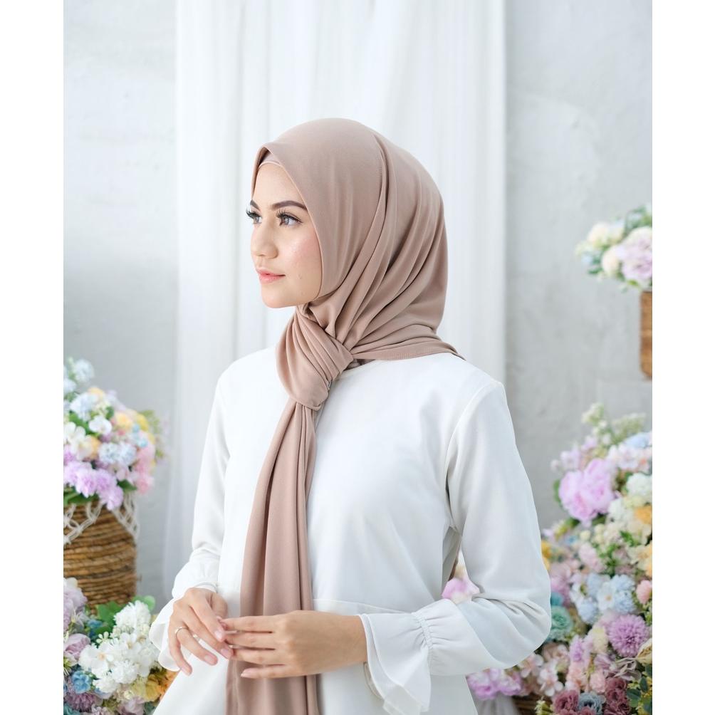 Jual Izzy Square Instant - Albata Hijab | Shopee Indonesia