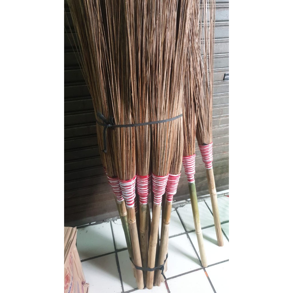 Jual Sapu Lidi Gagang Berkualitas Alat Kebersihan / Sapu Lidi Taman ...