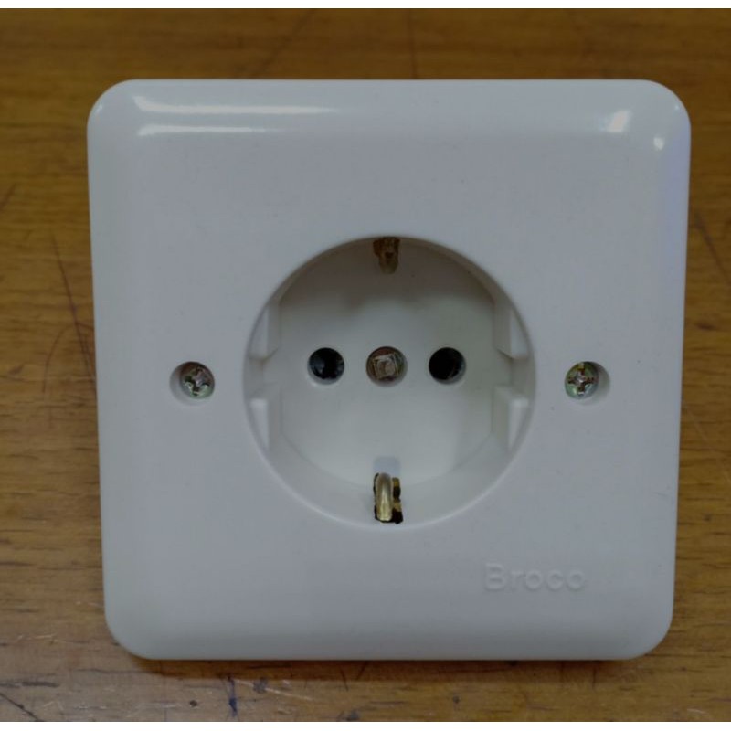 Jual Stop Kontak Broco NEW GEE Colokan IB Inbow Cream Tanam Tembok SNI ...