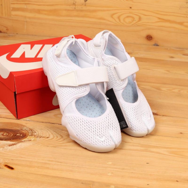 Jual Sepatu Nike Air Rift BR White Wanita BNIB Made In Vietnam | Shopee ...