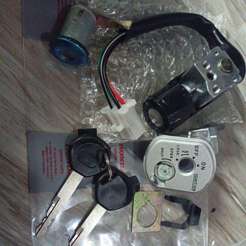 Jual KUNCI KONTAK ASSY KEY SET HONDA REVO 100 LAMA OLD | Shopee Indonesia