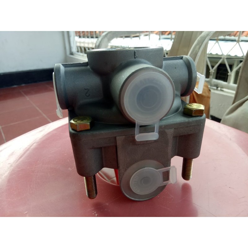 Jual Relay valve assy mercy 917 WABCO | Shopee Indonesia
