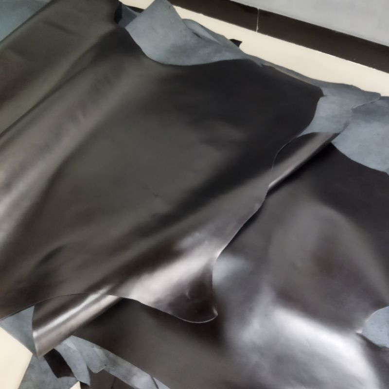 Jual Kulit Sapi asli Pull Up Halus Warna Hitam Ketebalan 1.5 mm ...