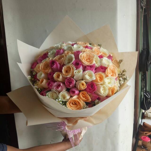 Jual Bucket Bunga Mawar Asli | Bucket Bunga Wisuda | Hadiah Ulang Tahun ...