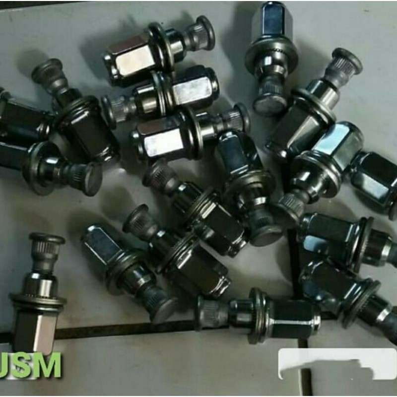 Jual Hub Bolt dan Nut Racing Baut Roda Mur Racing Innova Hilux Fortuner ...