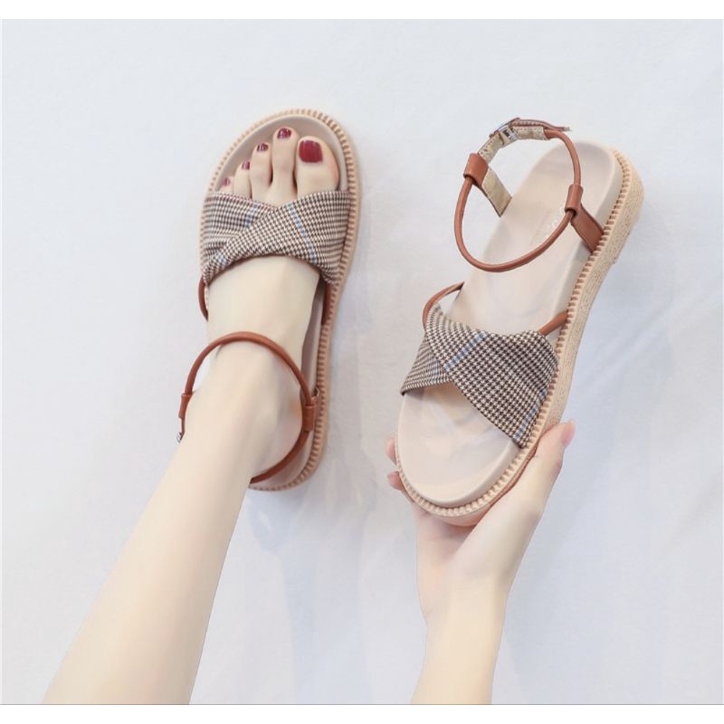 Jual Sandal Wanita Kekinian Terbaru 2022 / Sandal Wedges Kanvas Cewek ...