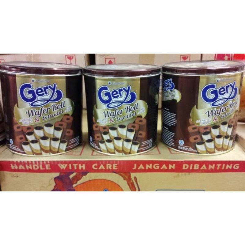 Jual Gery Wafer Roll Chocolate 350 gram Per Dus Isi 6 Kaleng - Biskuit ...