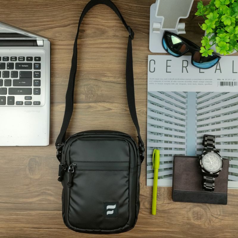 Jual Tas selempang pria sling bag Fansy Kiddo waterproof | Shopee Indonesia