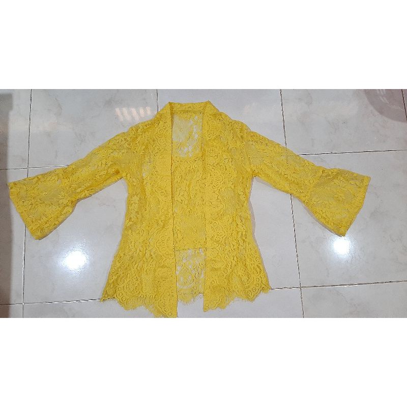 Jual NEW kebaya jadi Brokat Kuning model lengan terompet | Shopee Indonesia