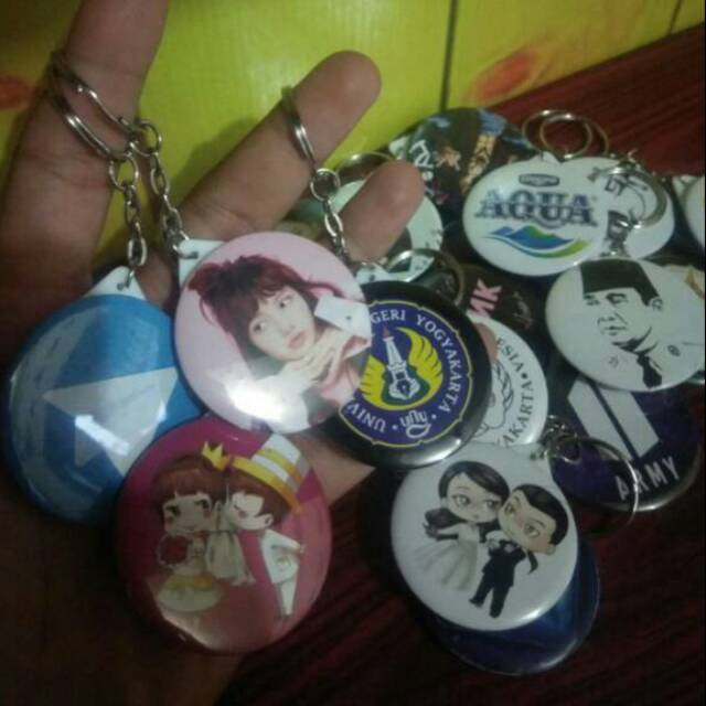 Jual Custom PIN Gantungan Kunci/Peniti 44mm dan 58mm | Shopee Indonesia